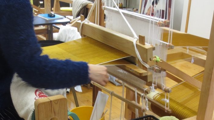 "Hand weaving"? Japanese Hand looms and Power looms used in Kimono ...